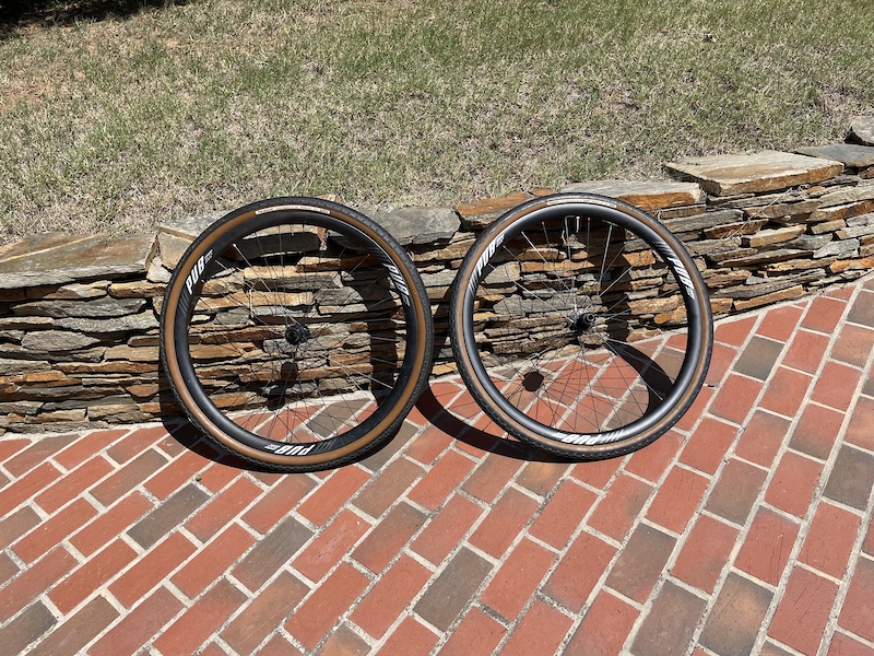 Framed PUB Carbon Gravel Wheelset with Tires For Sale