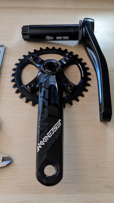 2018 New SRAM Descendant DH Cranks, 165mm, BB30x111.5 For Sale
