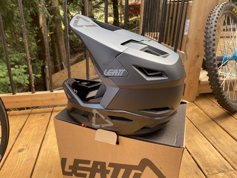 2022 Leatt 4.0 V22 full face helmet - New For Sale