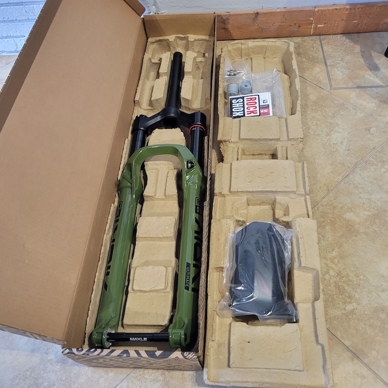 2023 RockShox Lyrik Ultimate 160 GREEN For Sale