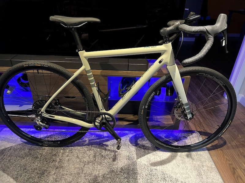2022 Ibis Hakka Size 53 with Enve Kit For Sale