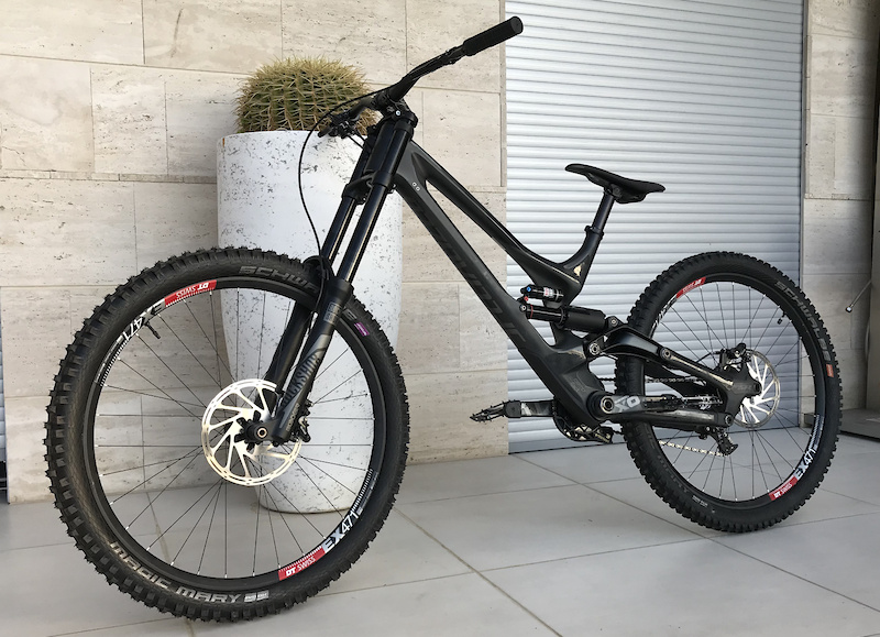 Specialized Demo 8 Carbon - Custom build and geo For Sale