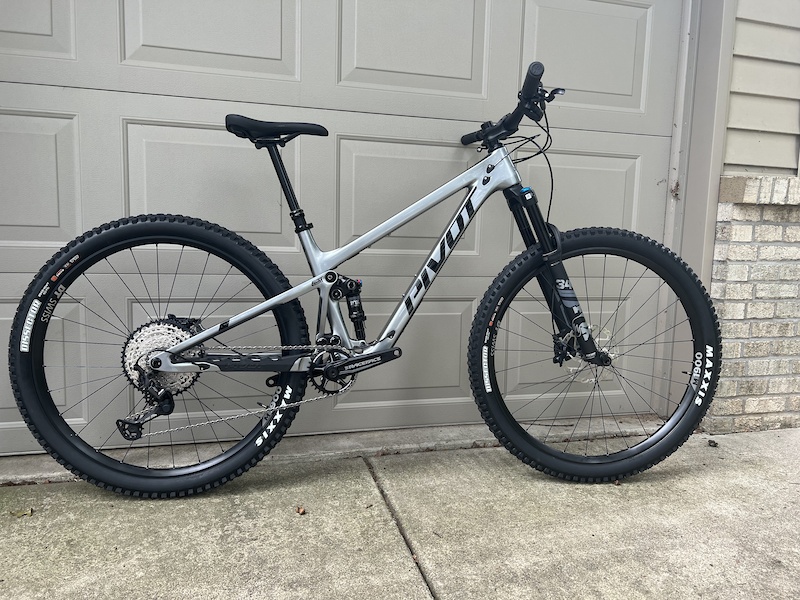 2022 Pivot Trail 429 Ride SLX/XT Medium For Sale