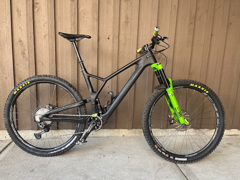 2021 Light Carbon brand xt 12sp trail bike For Sale