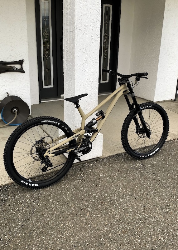 2022 COMMENCAL FURIOUS mint condition For Sale