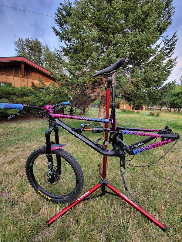 2021 Revel rail 27.5 frame size large For Sale
