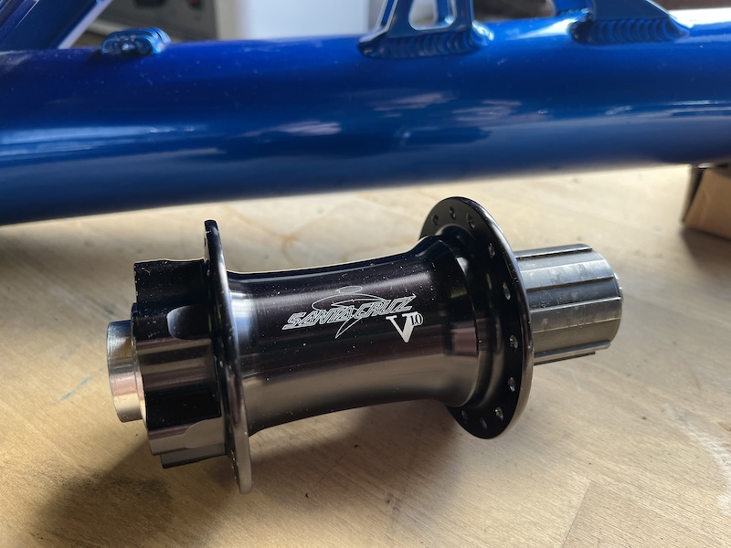 Santa Cruz V10.1 Hadley hub V10 MK1 140 x 15 For Sale