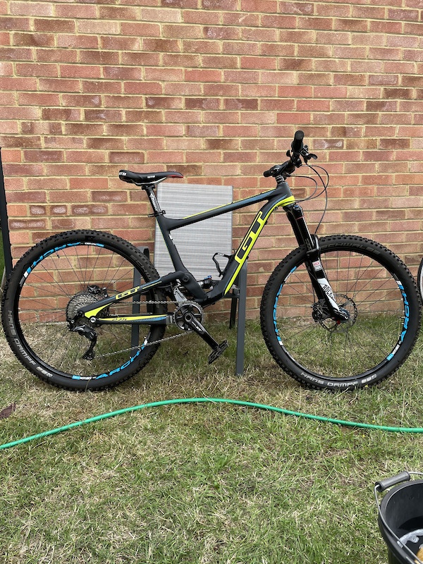 GT Helion Team Carbon and TF tuned Fox shock For Sale
