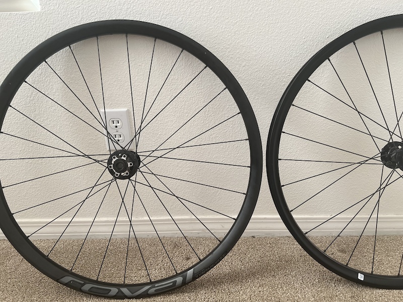 2021 Roval Traverse Carbon 29ers 30mm internal width For Sale