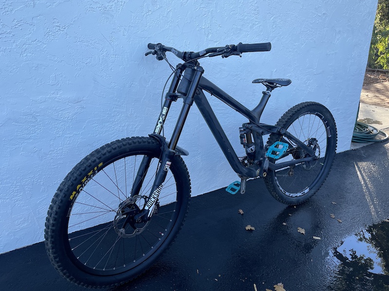 2017 Trek Session 9.9 Raw Carbon Size Large 27.5 For Sale