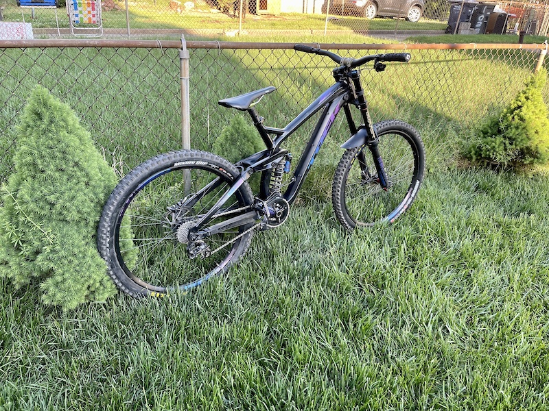 2017 Track Session 8 For Sale