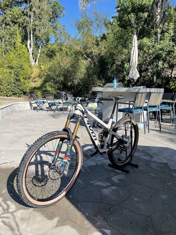 2021 Custom Pivot Switchblade Mojave For Sale