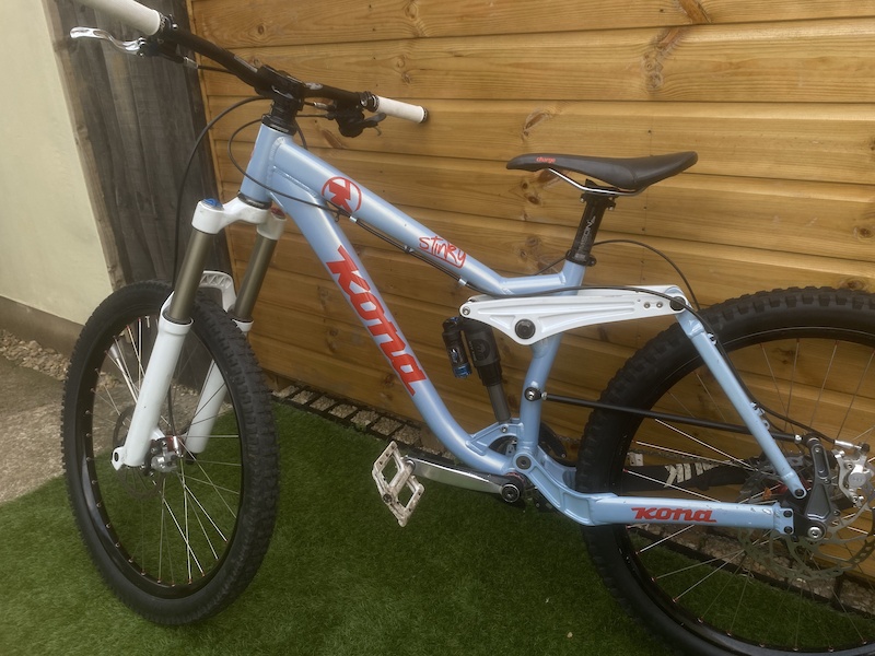 2009 Kona Stinky 09’ Size M (Custom Build) For Sale