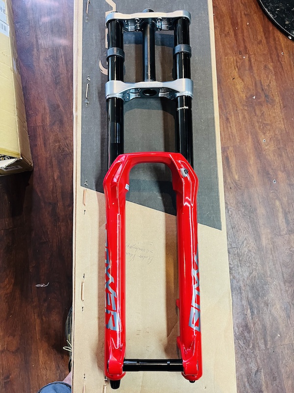 2021 new Rockshox Boxxer Ultimate 27.5 (red lowers) For Sale
