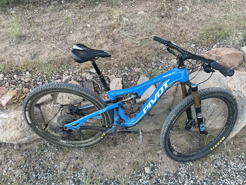 2016 Pivot Mach 429 trail w/ carbon wheels For Sale
