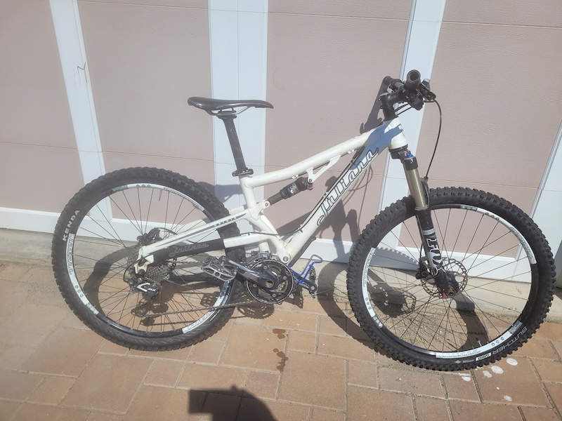 Santa Cruz Juliana size extra small 26 wheels For Sale