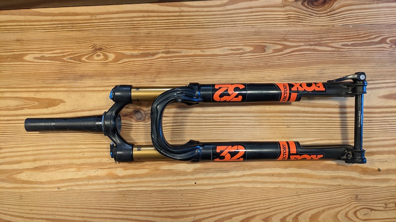 2019 Fox Factory 32 Step Cast SC 29er. For Sale