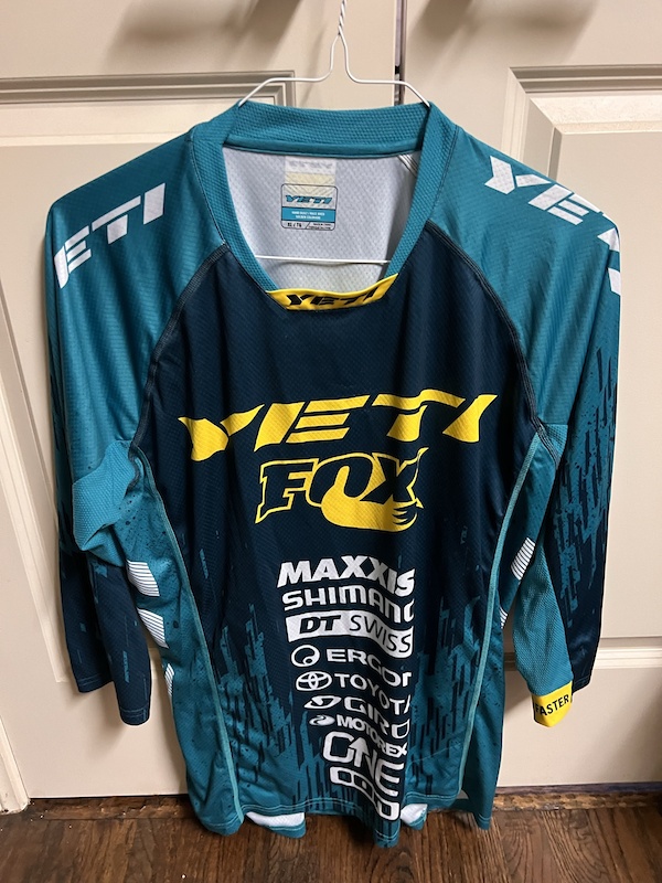 Yeti Team Jersey 3/4 Sleeve Size XL For Sale