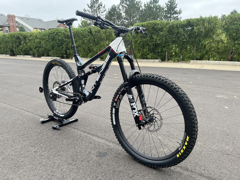 2021 Intense Primer 27.5 Large New components. For Sale