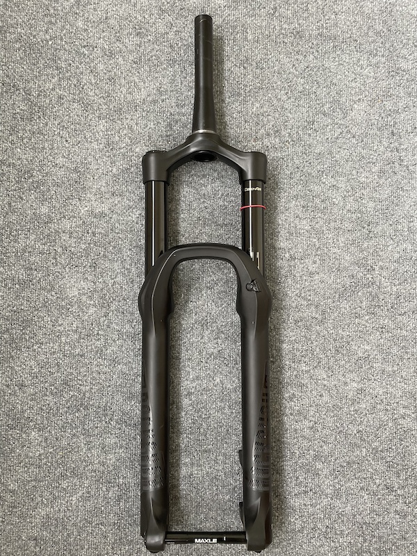 2019 Rockshox Yari - 27.5, 170mm, 37mm offset For Sale