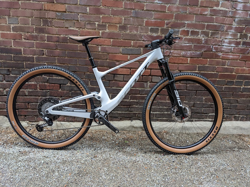 2022 Scott Spark RC Pro Medium + Large For Sale