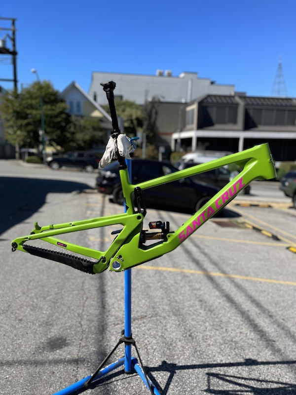 2022 Immaculate Santa Cruz Nomad CC LG w/ new 2023 shock For Sale