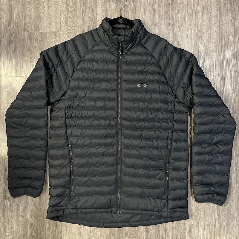 Oakley Omni Insulated Puffer Jacket - Black Large For Sale