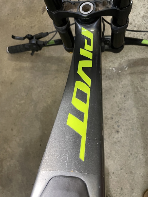 2019 Pivot Phoenix Medium For Sale