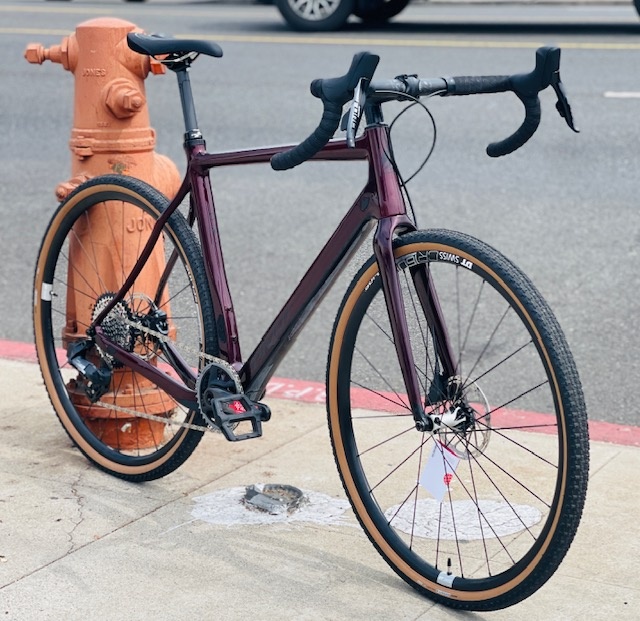 2022 Pivot Vault XPLR AXS Large For Sale