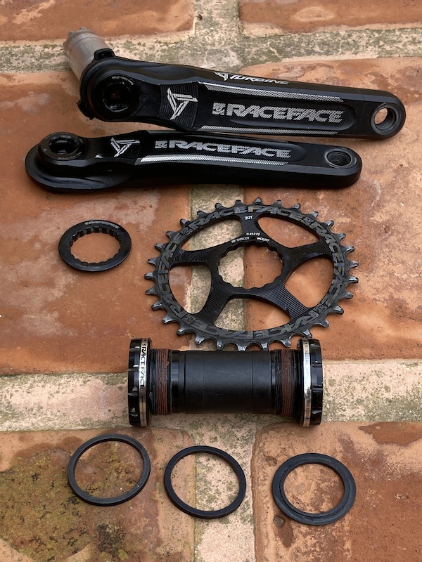 Race Face Turbine Cinch with 30T RF chainring and BB For Sale