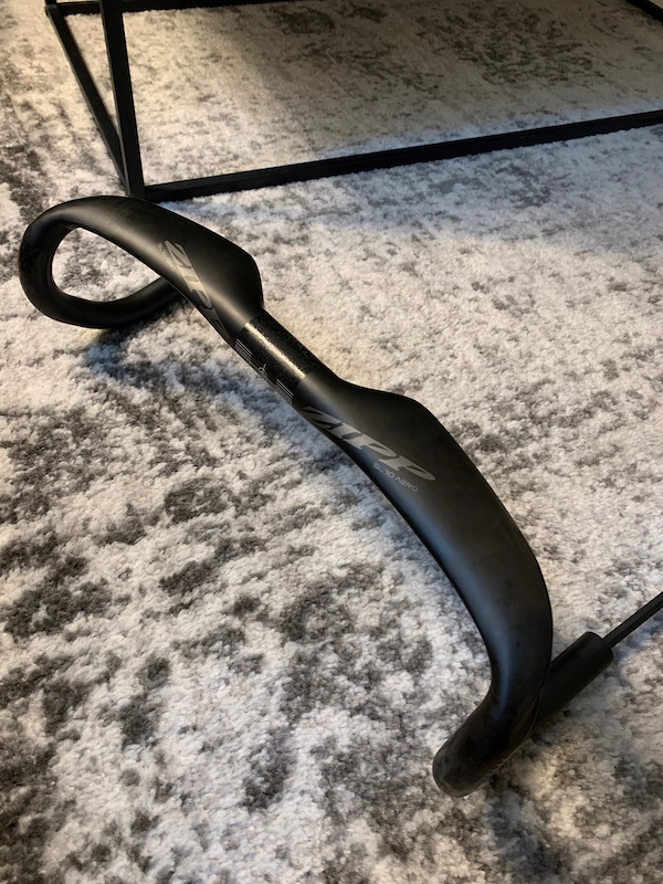 2021 Zipp SL-70 Aero Carbon Handlebar 44cm For Sale