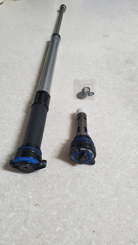 2017 RockShox Lyrik RC & RTC3 damper For Sale