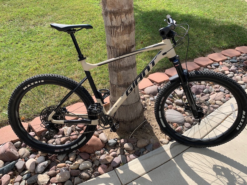2020 Giant Fathom 2 Large 27.5 in excellent condition For Sale