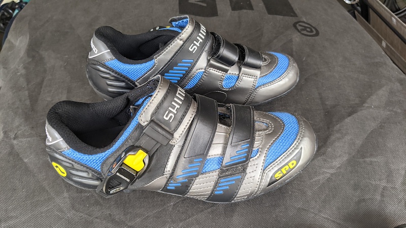Shimano SPD shoes 7.5 with Cannondale pedals For Sale