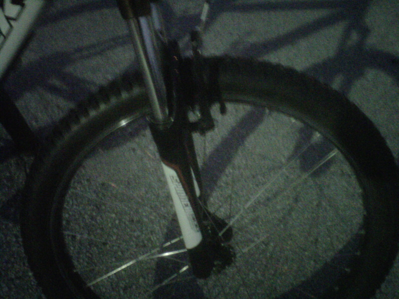 2011 Spinner 300 coil fork 26" v brakes or disc QR For Sale