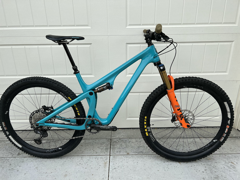 2022 Yeti SB115 T1/T2 Large with Cabon Wheels For Sale