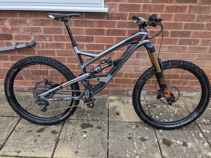 2017 YT Capra CF Pro Race For Sale