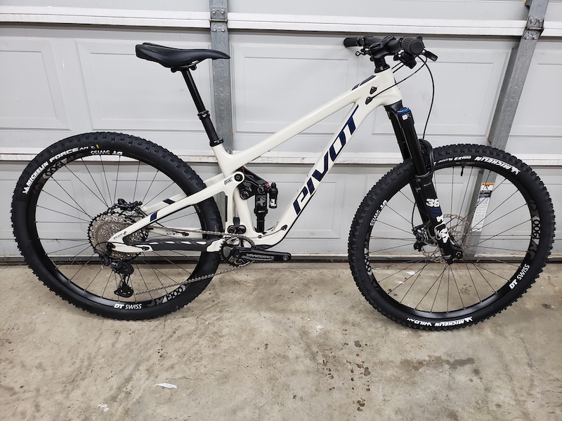 2022 NEW... PIVOT MOJAVE SWITCHBLADE 29R-MEDIUM For Sale