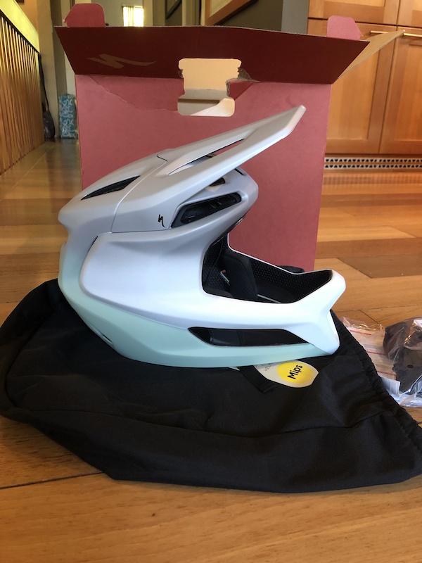 2022 Specialized Gambit full face helmet- size small For Sale