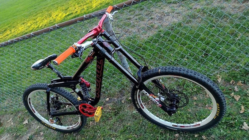 2010 Kona Stinky Deluxe Whistler Edition For Sale