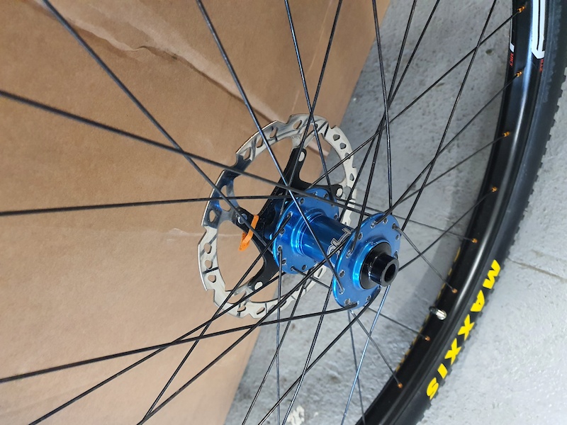 27.5 STAN Arch rims on hope pro 4 non boost For Sale