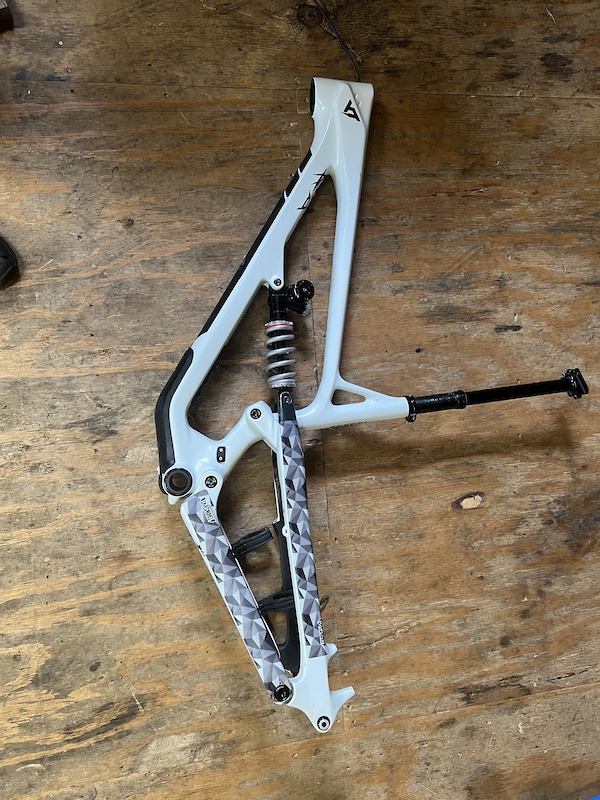 2019 *** PUSHED Jeffsy 29 frame* For Sale