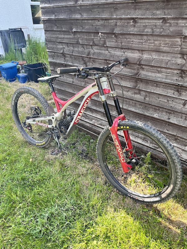 2020 Commencal Supreme Team + Spares For Sale