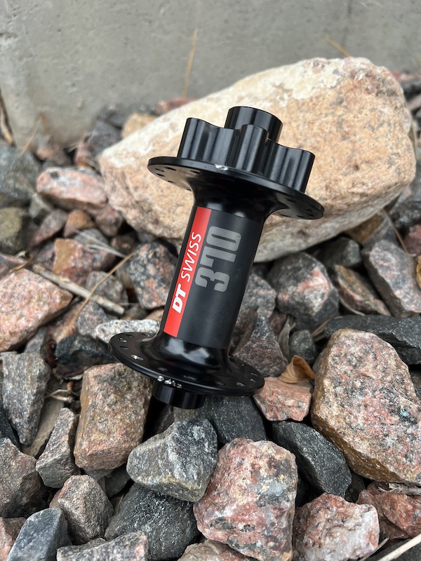 2021 Dtswiss 370 front hub boost For Sale