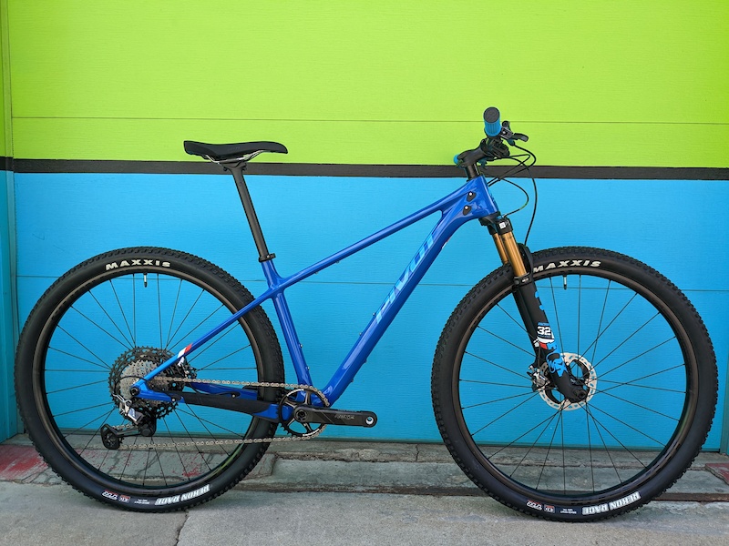 2023 New Pivot Les Team XTR For Sale