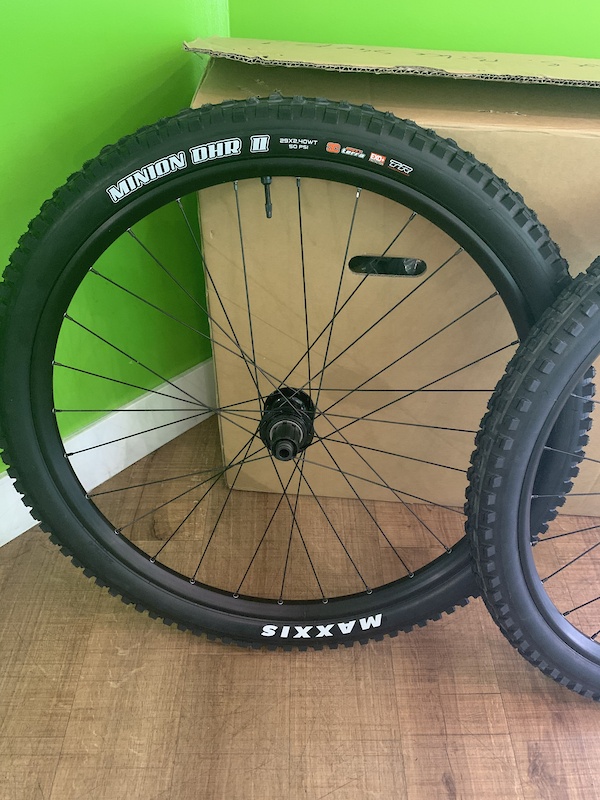 2022 Brand new Giant 29er wheelset with DHF and DHR tires For Sale