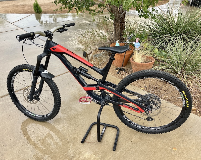2018 YT CAPRA AL COMP 27.5 SZ XL For Sale