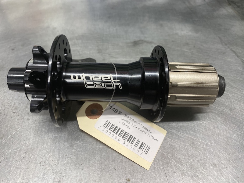 Rear Hub 14G x 32H 157mm x 12mm For Sale