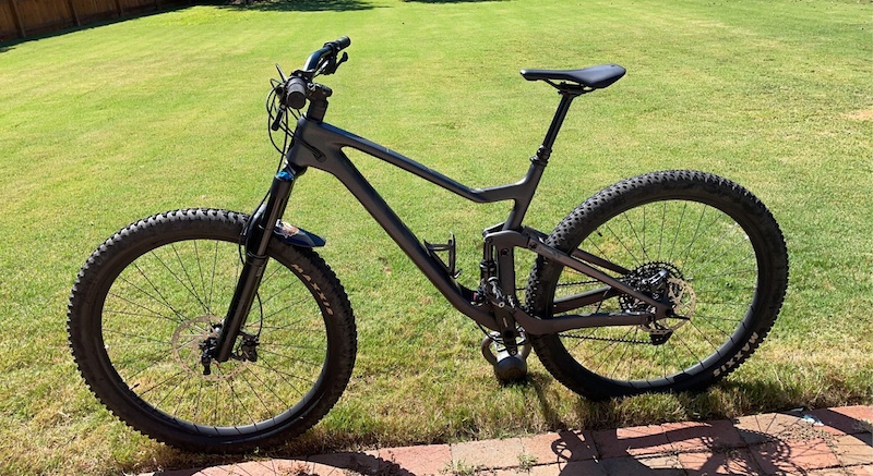 2022 Scott Genius 930 - Large w/ Remote Lockout For Sale