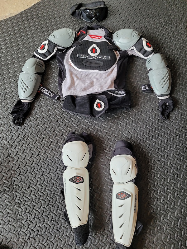 2008 661 Body Armour SM and Troy Lee Knee & Shin Pads For Sale